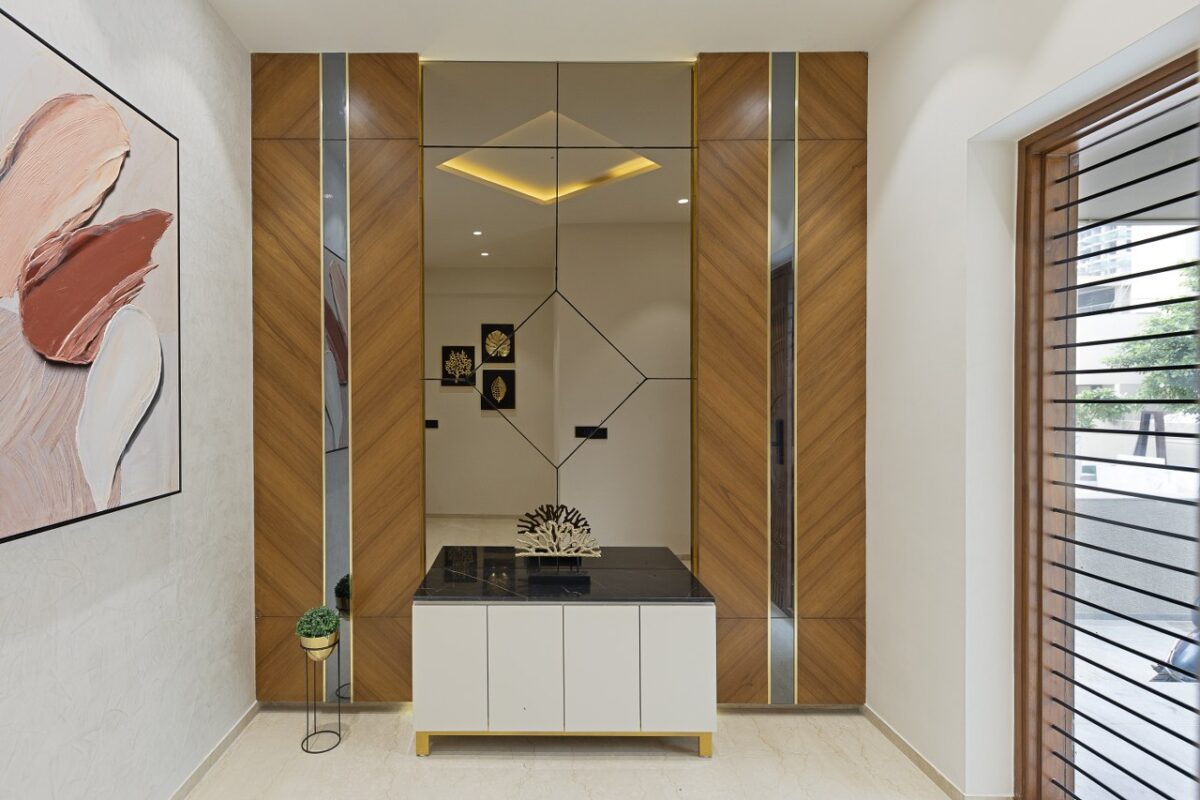 This Exquisite 5bhk House Epitomises Luxury and Elegance | Montdor ...