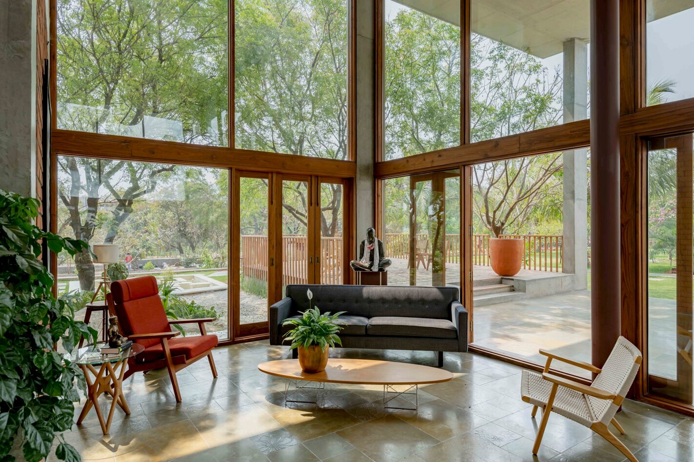 This Home is Influenced by Biomorphism Architecture | The Grid Architects