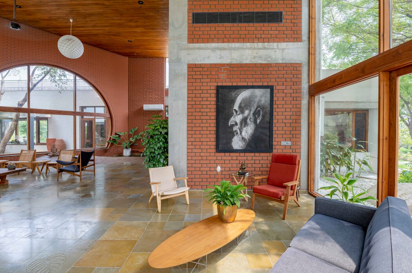 This Home is Influenced by Biomorphism Architecture | The Grid Architects