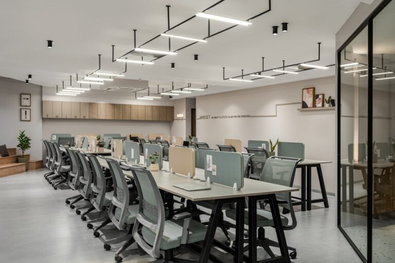 This IT Office Interior Design Epitomises Modern Workspaces | ARSCAPE ...