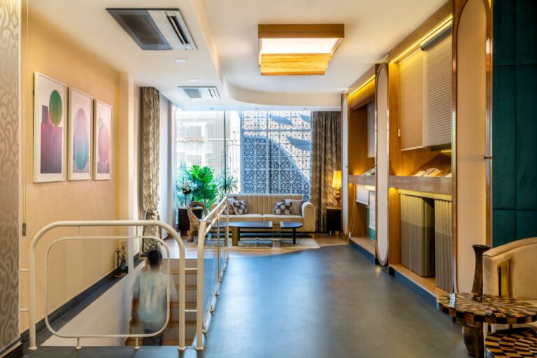 This Business Property is a dynamic play of architectural volumes | OSA ...
