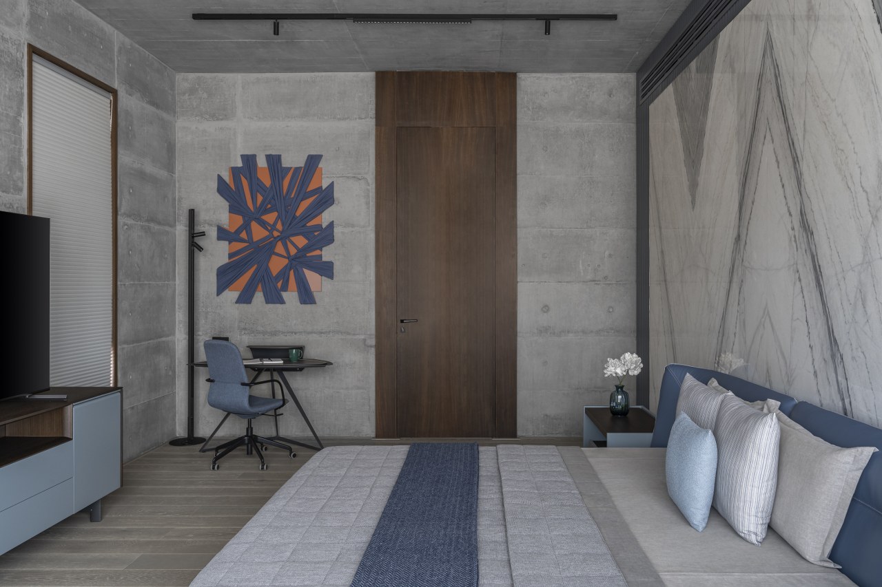 The Spaces in the Residence with Concrete Wall Forms Communicate ...