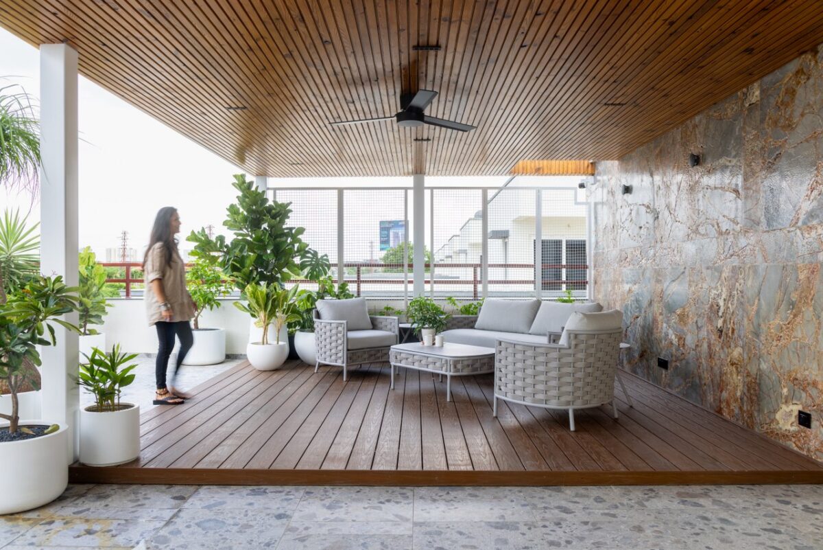 This Contemporary Bungalow House Design Redefines Warm Neutrals | Urban Zen