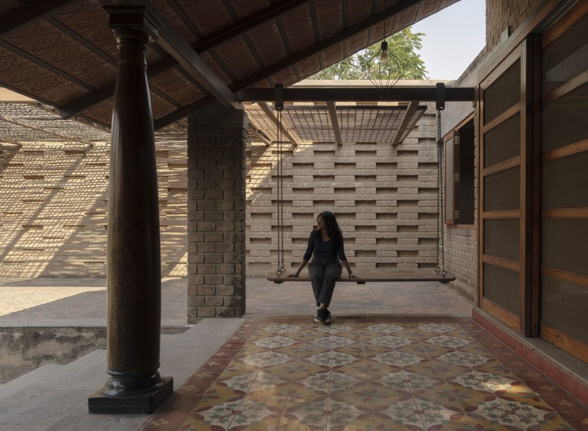 The Architecture Transcends Time in this Guesthouse Design | studioXS