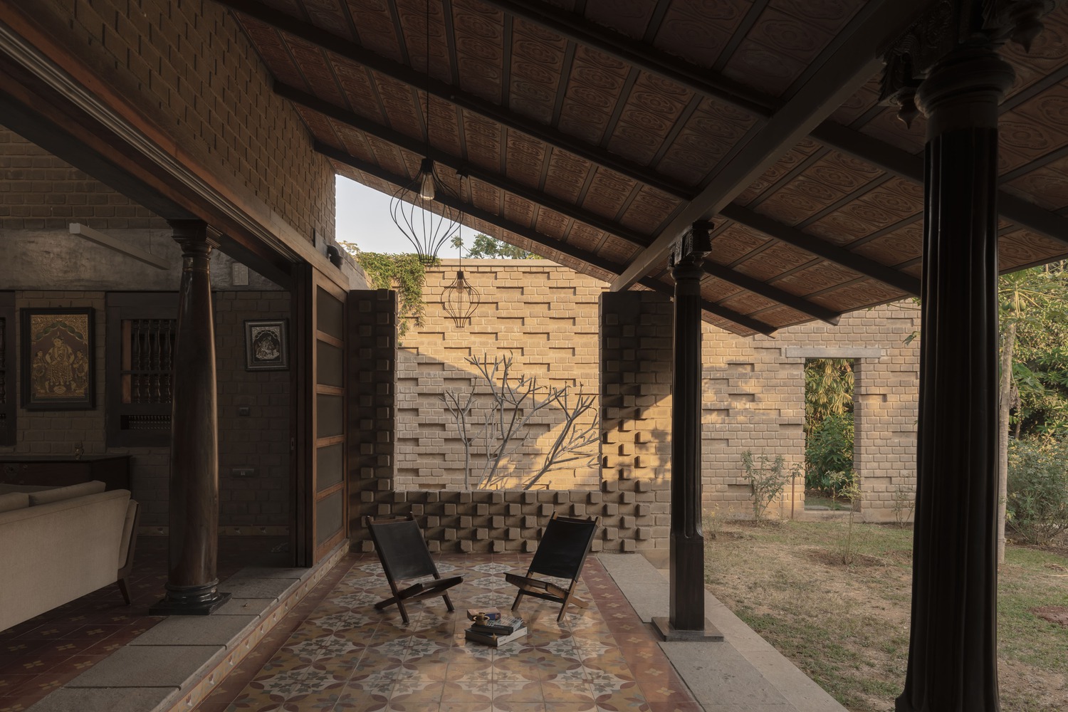The Architecture Transcends Time in this Guesthouse Design | studioXS