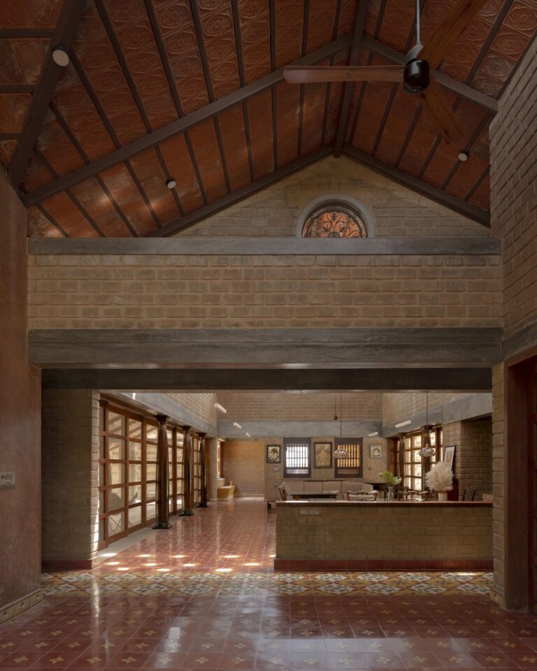 The Architecture Transcends Time in this Guesthouse Design | studioXS