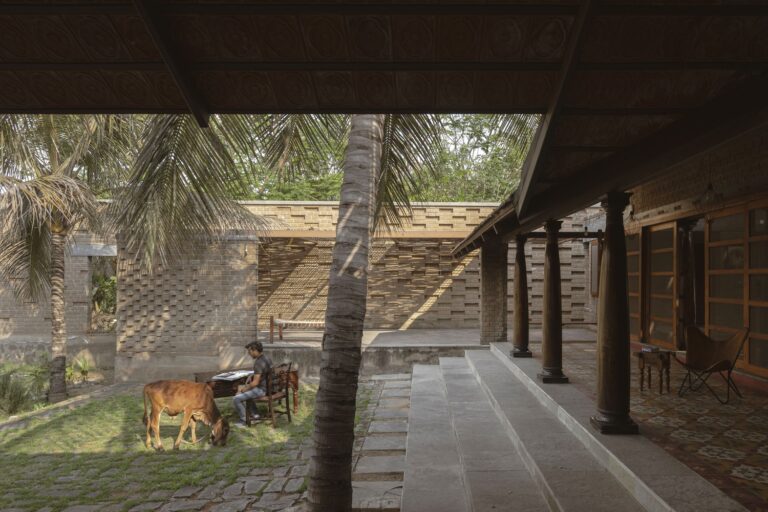 The Architecture Transcends Time in this Guesthouse Design | studioXS