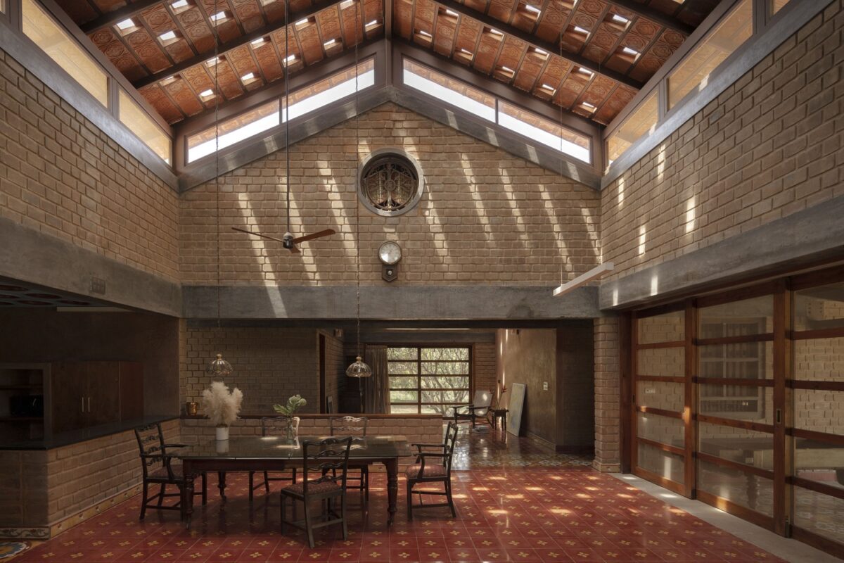 The Architecture Transcends Time in this Guesthouse Design | studioXS