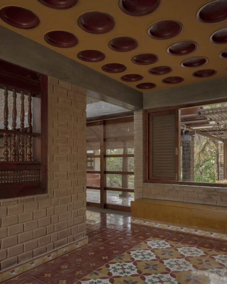 The Architecture Transcends Time in this Guesthouse Design | studioXS