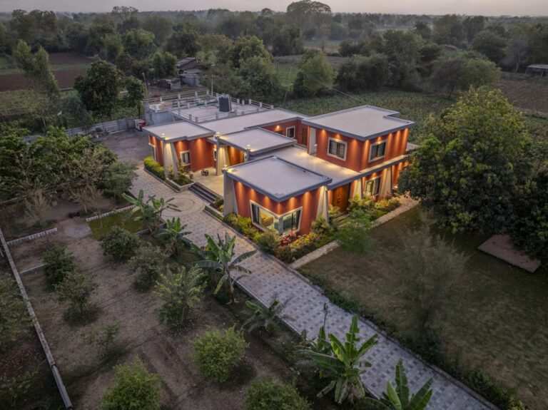 A Home in Baroda is Lost in a Sea of Dense Green | Shreesh Design Studio LLP and Avastha Studios