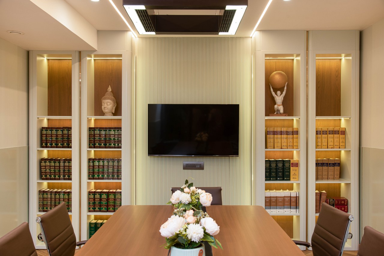 This Legal Office Design in Delhi Houses Generations of Libraries ...