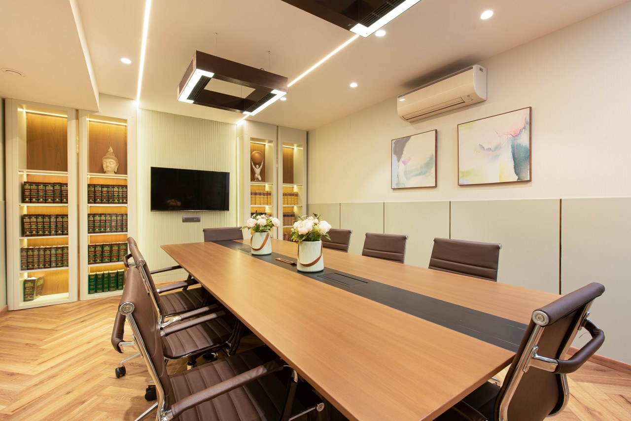 This Legal Office Design in Delhi Houses Generations of Libraries ...