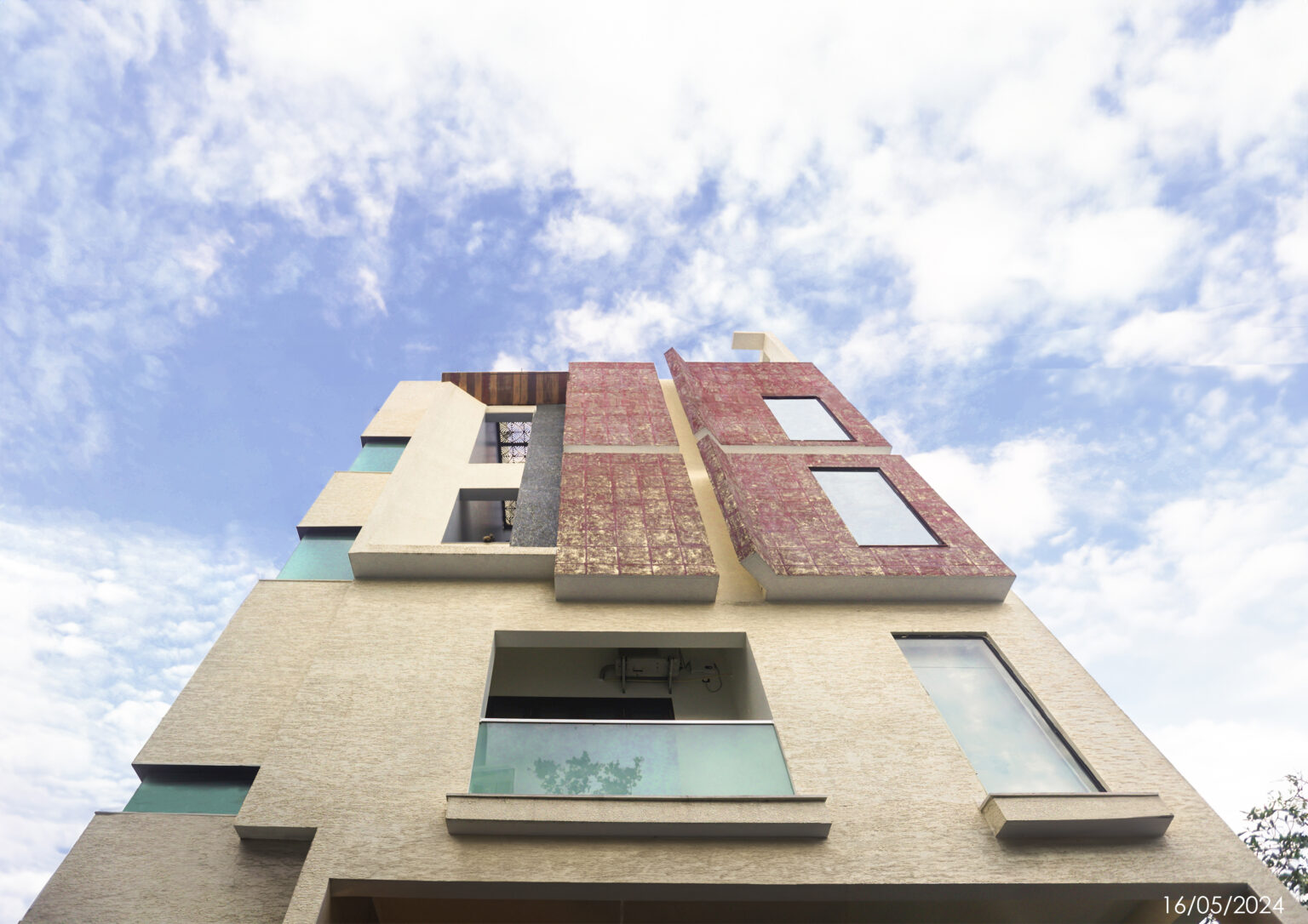 This Private Residence is a Harmonious Living Environment | Archivite ...