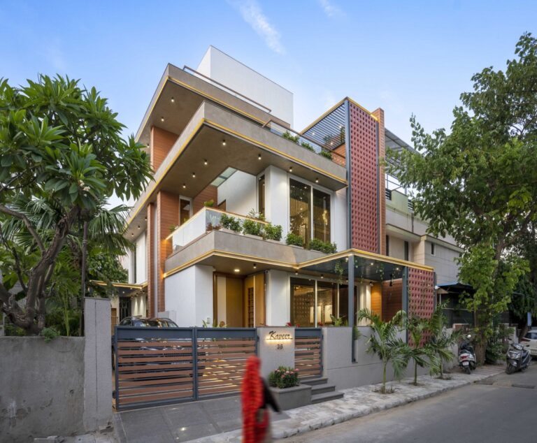 This South Facing House is in a Dense Area | Prashant Parmar Architect ...