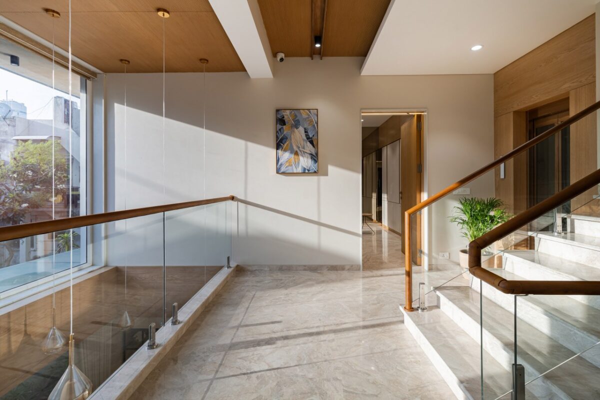 This South Facing House is in a Dense Area | Prashant Parmar Architect ...