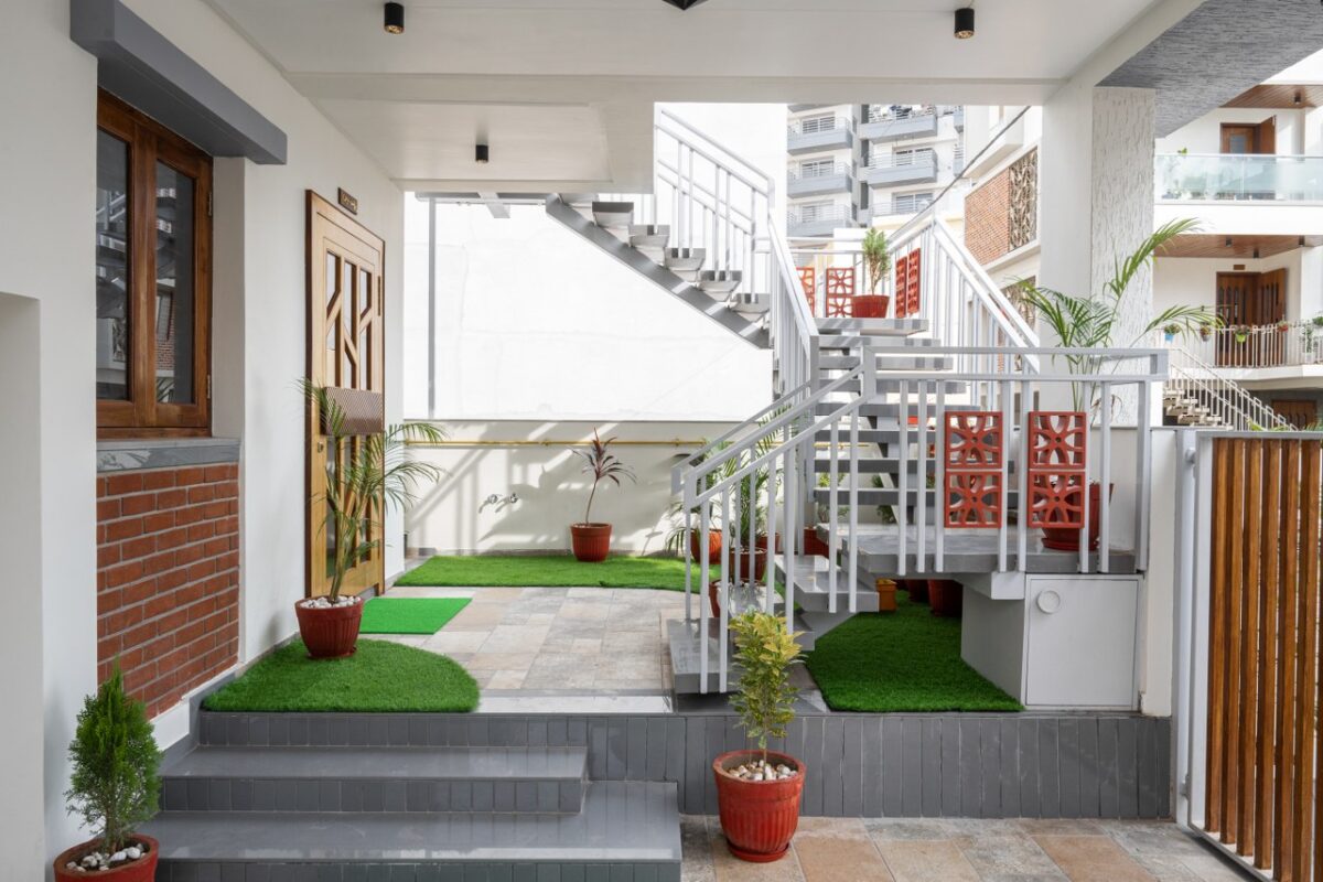 A 3 BHK Modern, Spacious House that Fosters Positivity and Calmness ...
