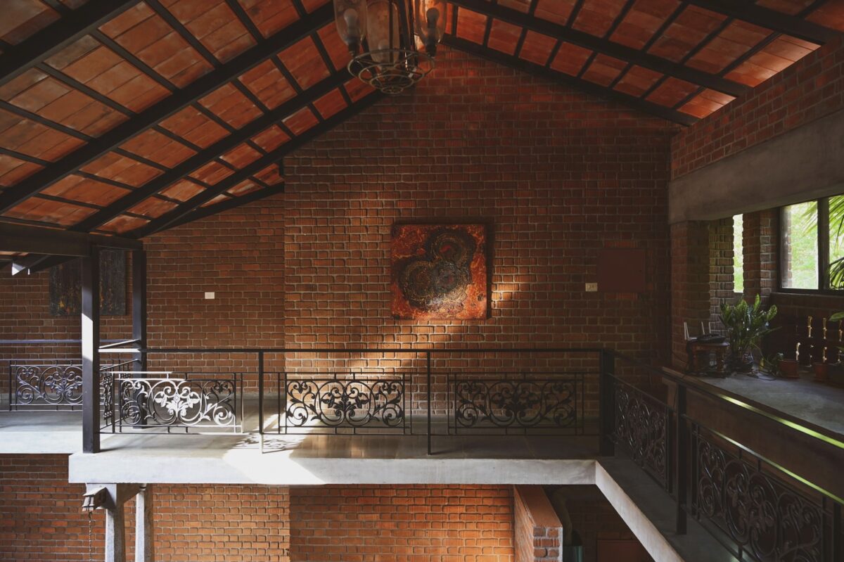 This Traditional House Design in Auroville was Designed for the Kalari ...