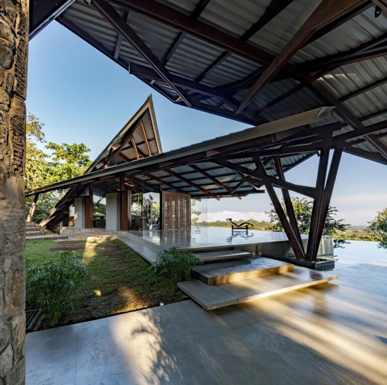 This Veranda House in Pune was Built in Separate Phases | Malik ...