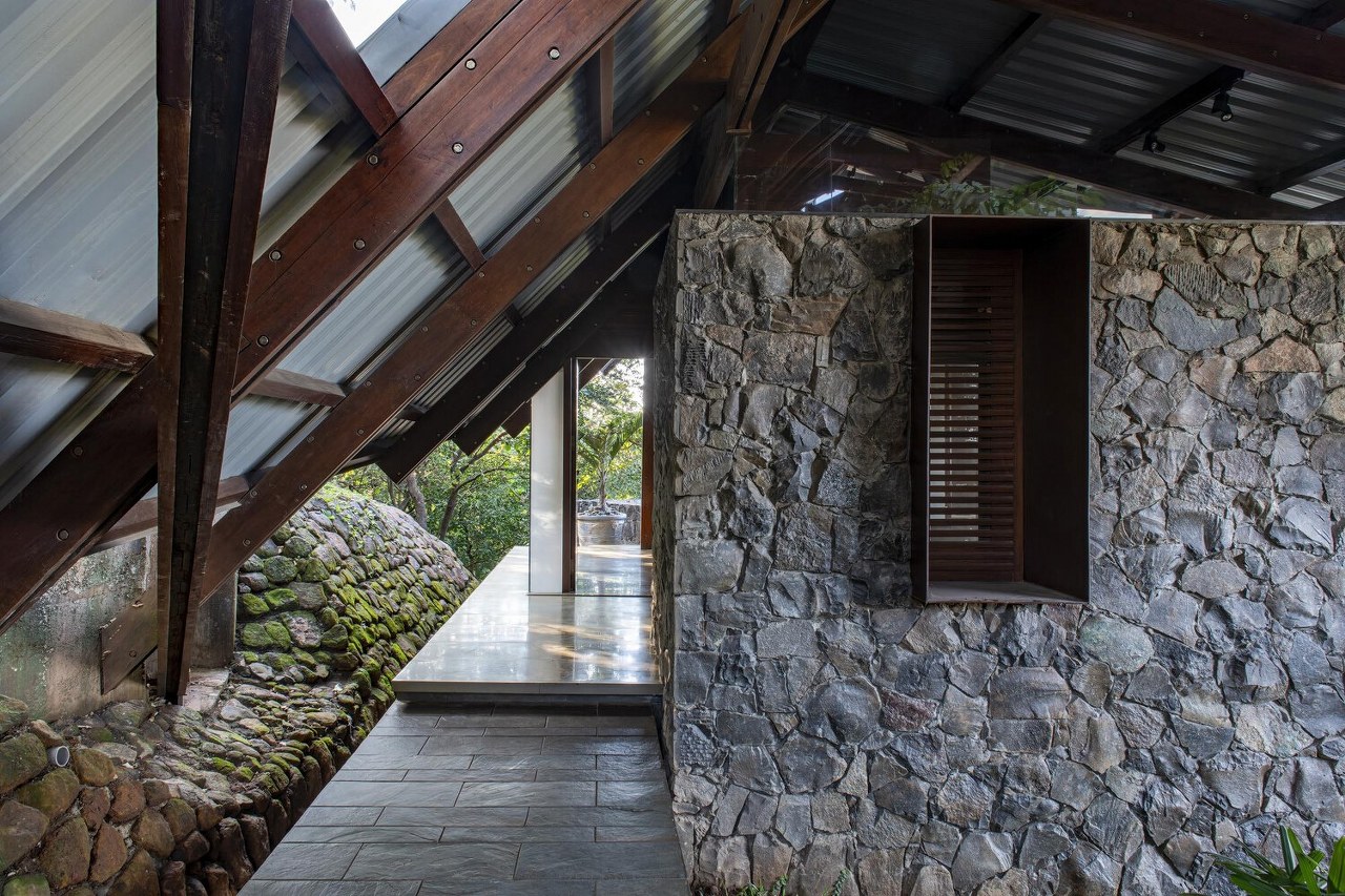 This Veranda House in Pune was Built in Separate Phases | Malik ...