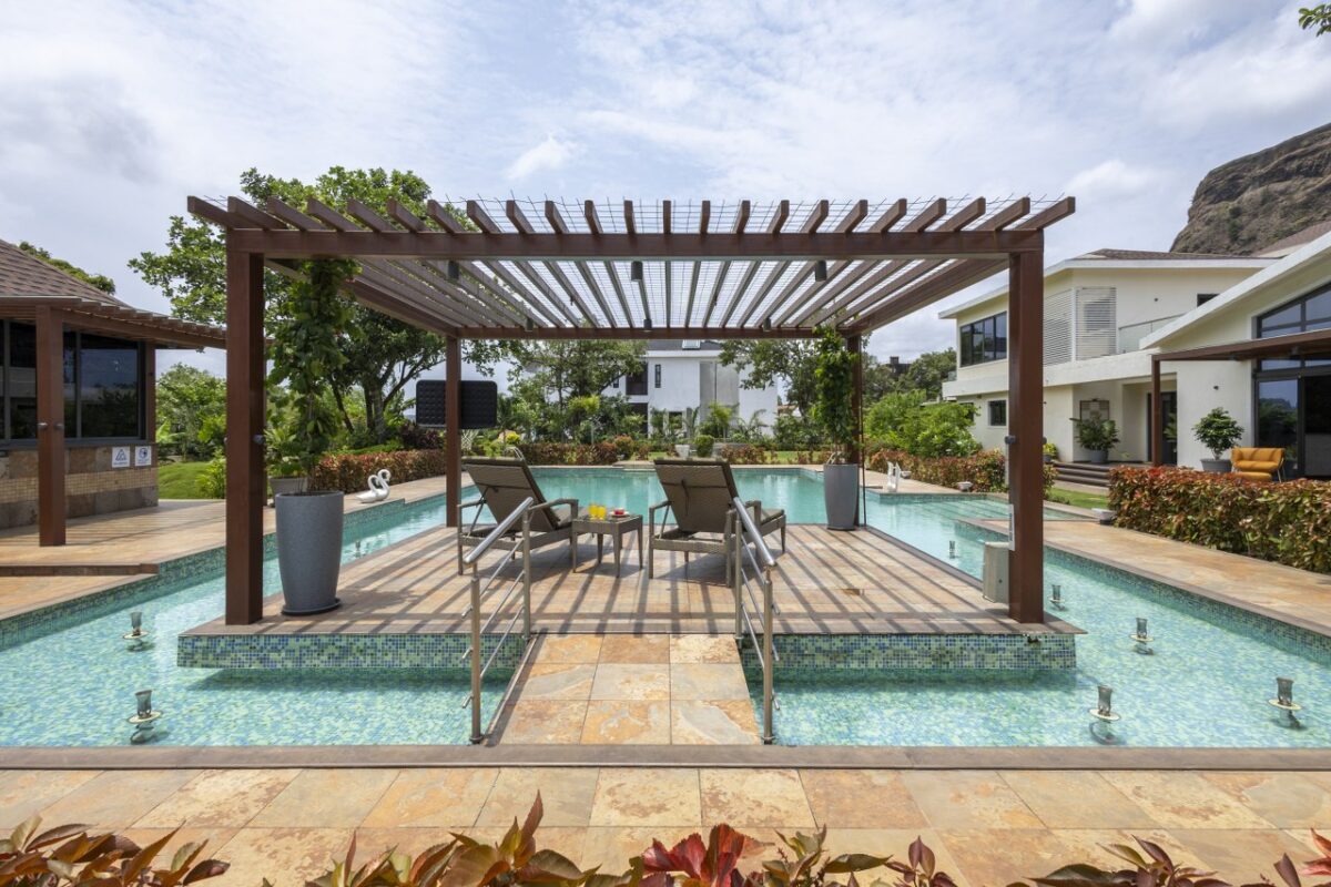 This Villa House Design is a Contemporary-Vernacular Blend | E-design ...