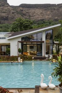 This Villa House Design is a Contemporary-Vernacular Blend | E-design ...