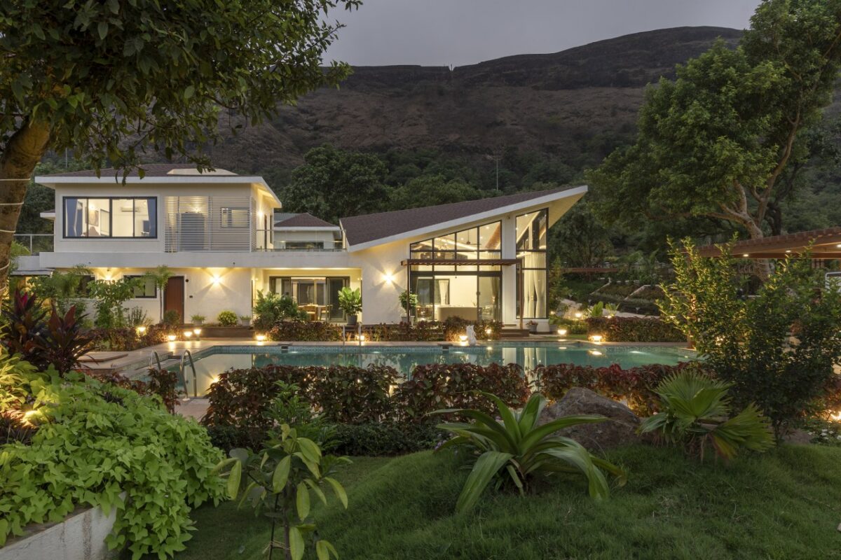 This Villa House Design is a Contemporary-Vernacular Blend | E-design ...