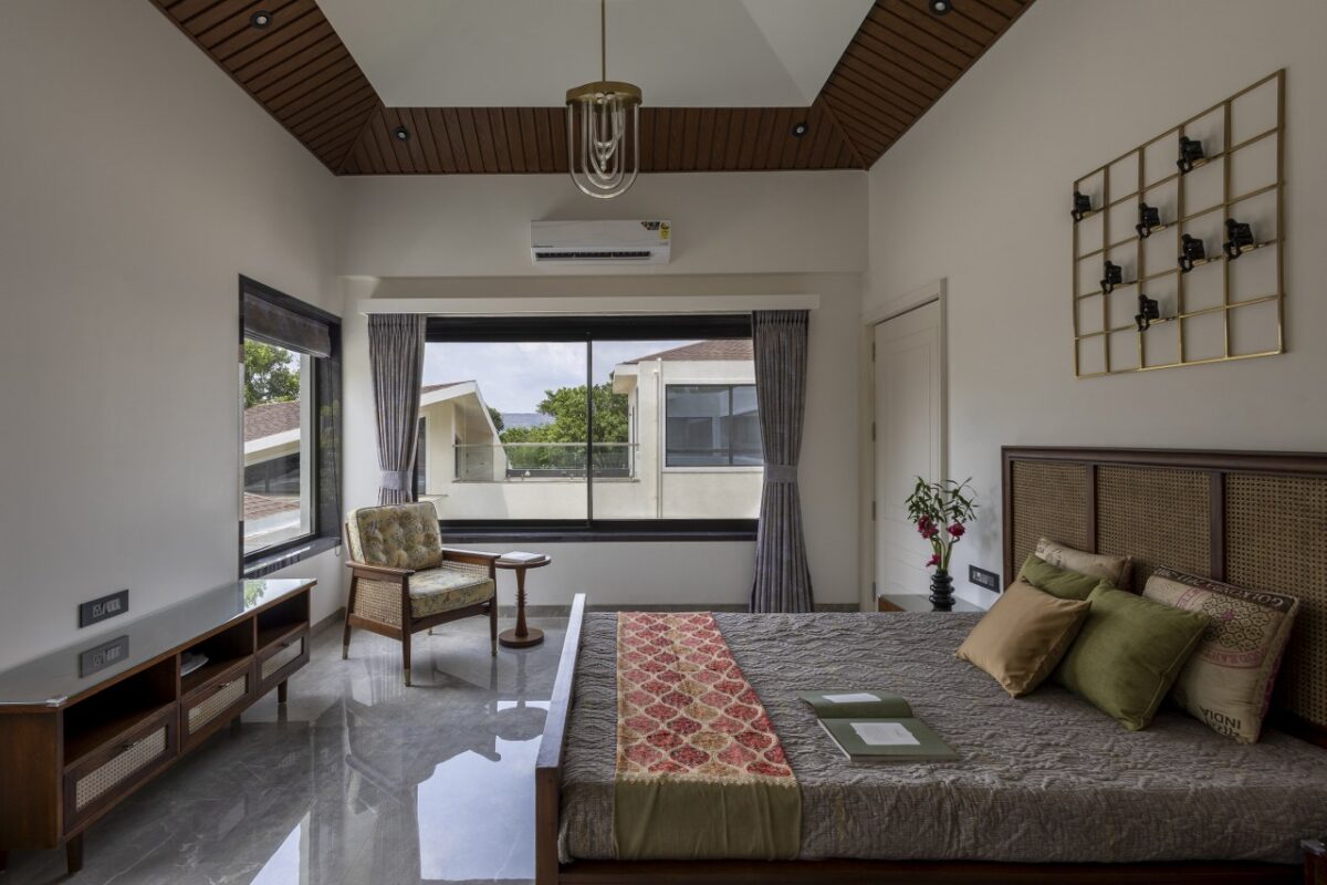 This Villa House Design is a Contemporary-Vernacular Blend | E-design ...