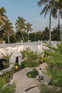 25 Room Luxury Villa Resort Seamlessly Blends With The Tropical Farm ...