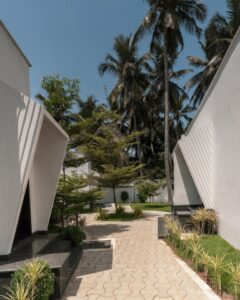 25 Room Luxury Villa Resort Seamlessly Blends With The Tropical Farm ...