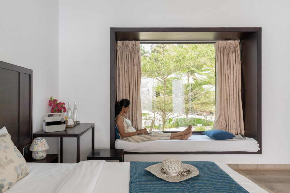 25 Room Luxury Villa Resort Seamlessly Blends With The Tropical Farm ...