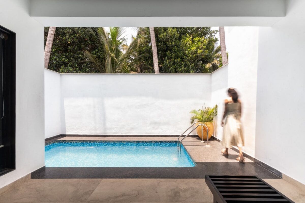 25 Room Luxury Villa Resort Seamlessly Blends With The Tropical Farm ...