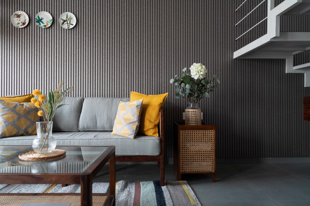 This 1500 sq ft house Provides a Stunning Panoramic Views of the City ...