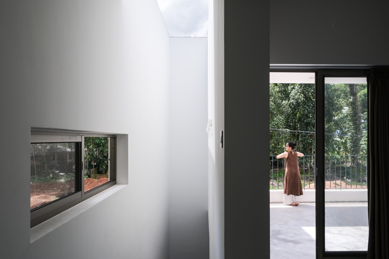 This Corner Plot House Plan Does not Compromise on Ventilation | The ...