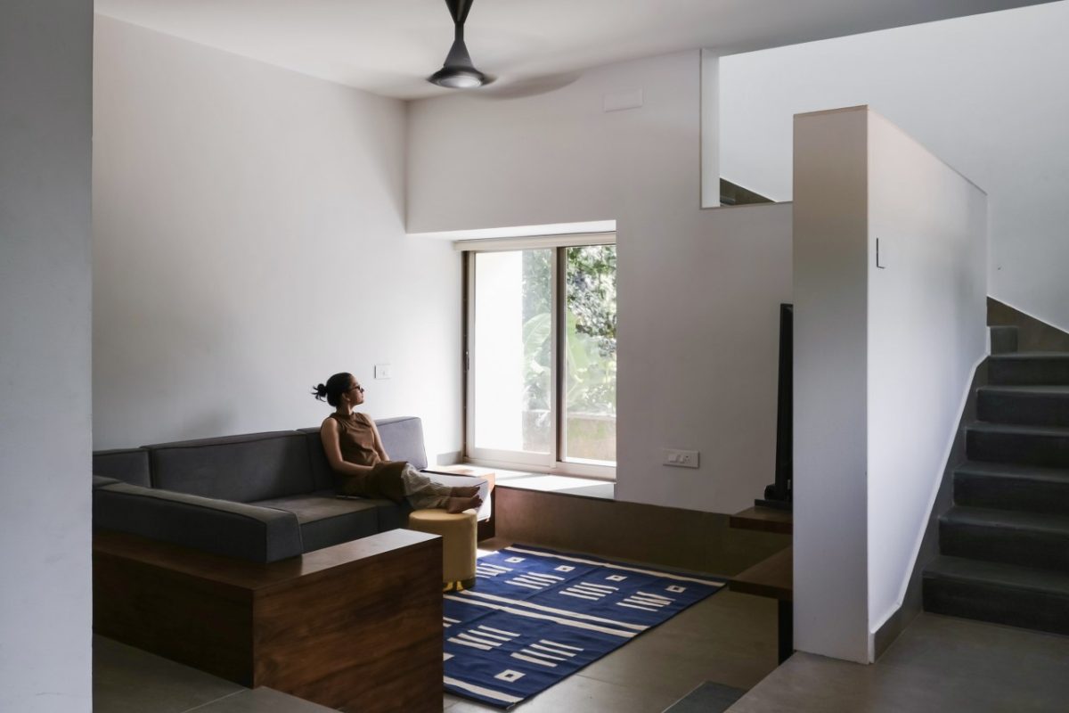 This Corner Plot House Plan Does not Compromise on Ventilation | The ...