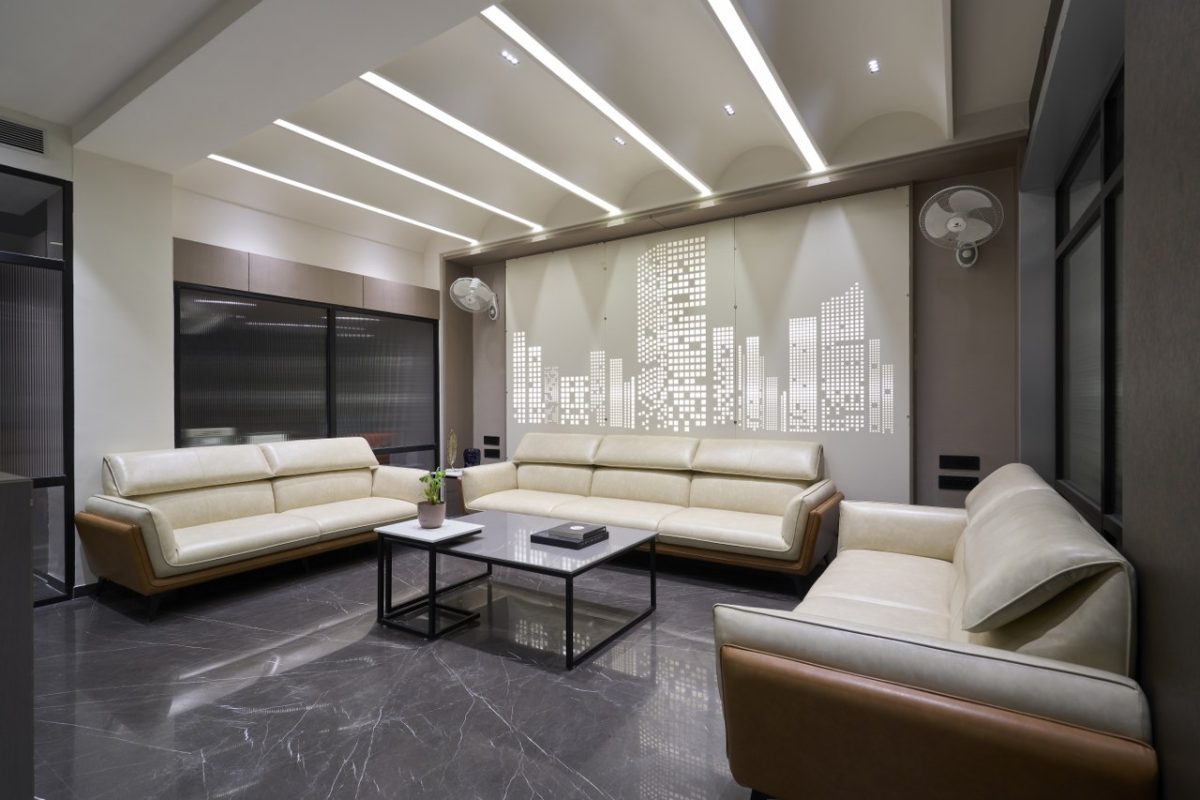 This Corporate Office Interior Design Uses A Functional Design Concept ...