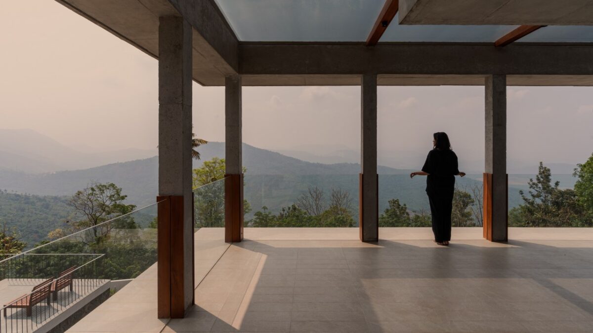 This Deck House Boasts the Highest Vantage Point in the Area | Durga ...
