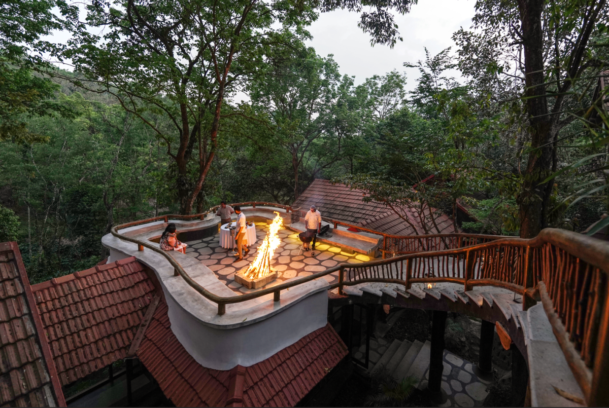 The Estate House Intertwines Harmoniously With The Mountain | Earthitects