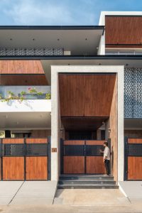 The Exterior of the Building Redefines Residences in an Urban Area ...