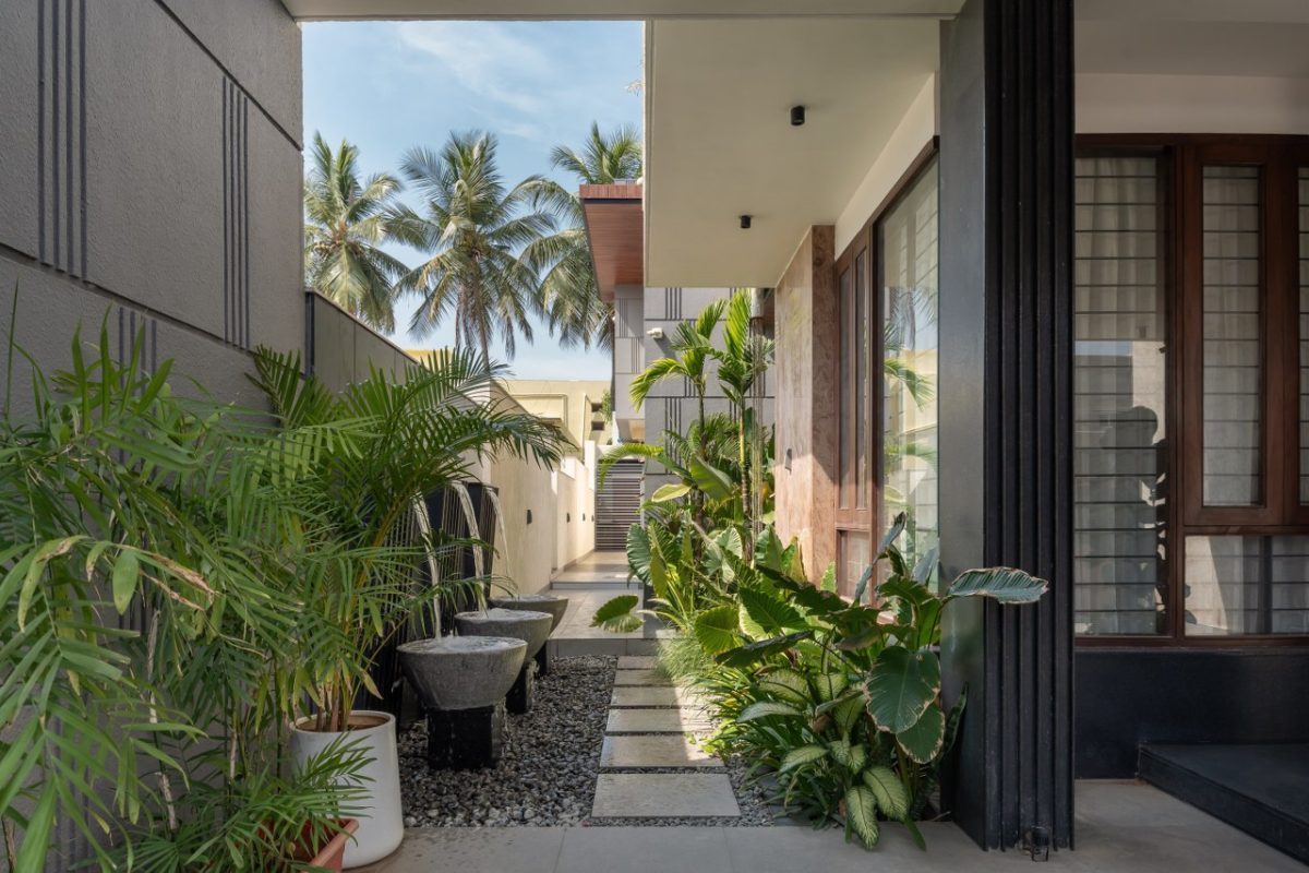 The Exterior of the Building Redefines Residences in an Urban Area ...