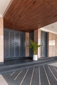 The Exterior of the Building Redefines Residences in an Urban Area ...