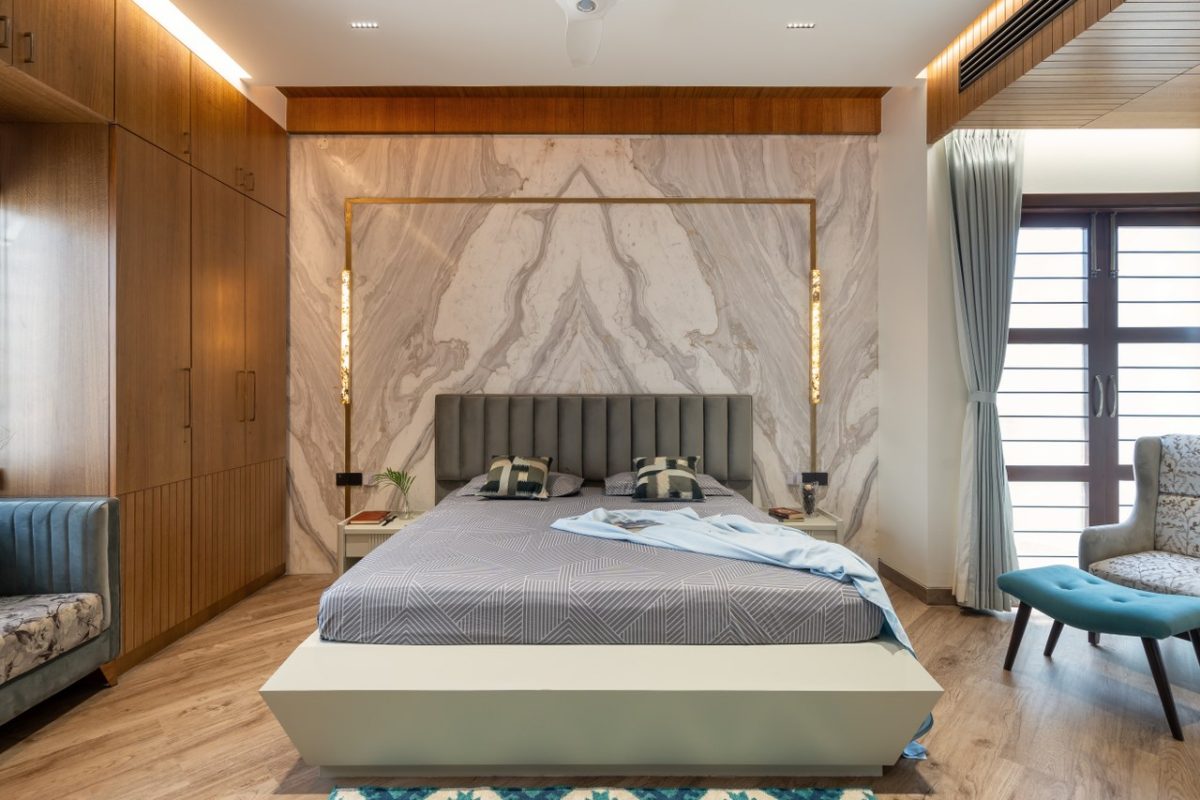 The Exterior of the Building Redefines Residences in an Urban Area ...