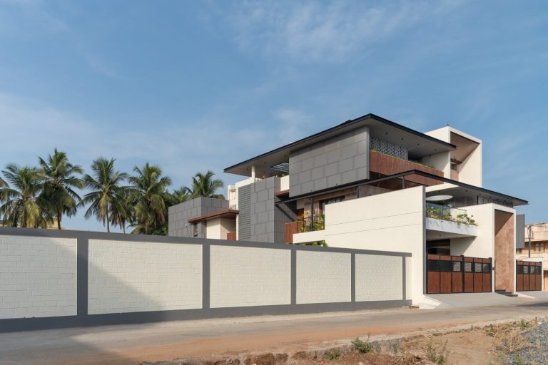 The Exterior of the Building Redefines Residences in an Urban Area ...