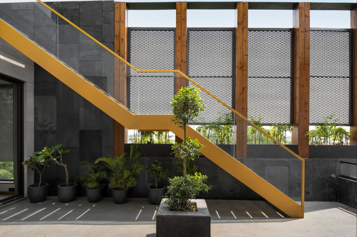 The Facade of this House are Elements that Redefine the Space | Spaces ...