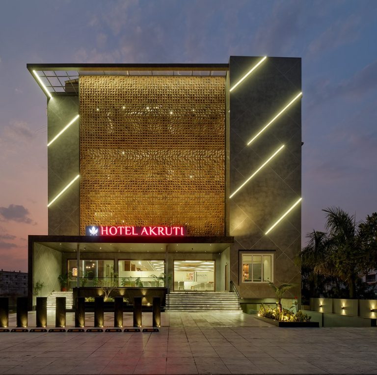 This Hotel Architecture Epitomizes a Synthesis of Modern Principles ...