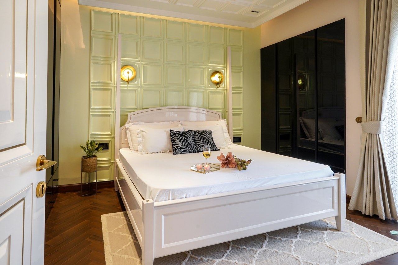 This Luxury Flat in The Vibrant Heart of City Life Becomes The Haven ...