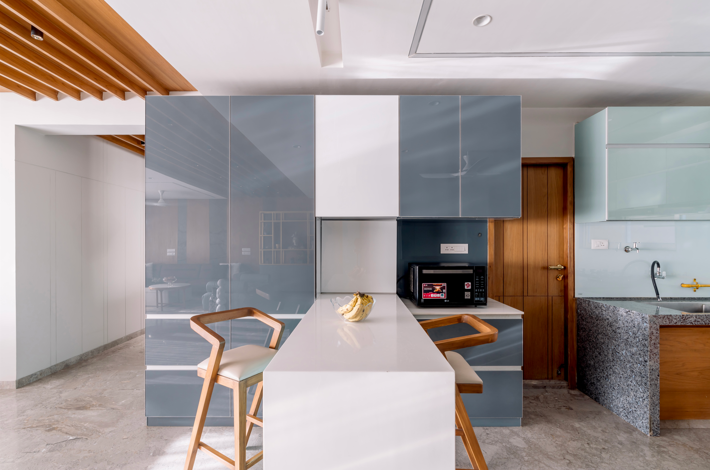 This Simple House Interior Design is a Fusion of Grandeur and Cosiness ...