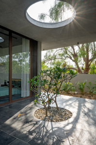 This Weekend House Reimagines the Notion of Veranda Design for a Home ...
