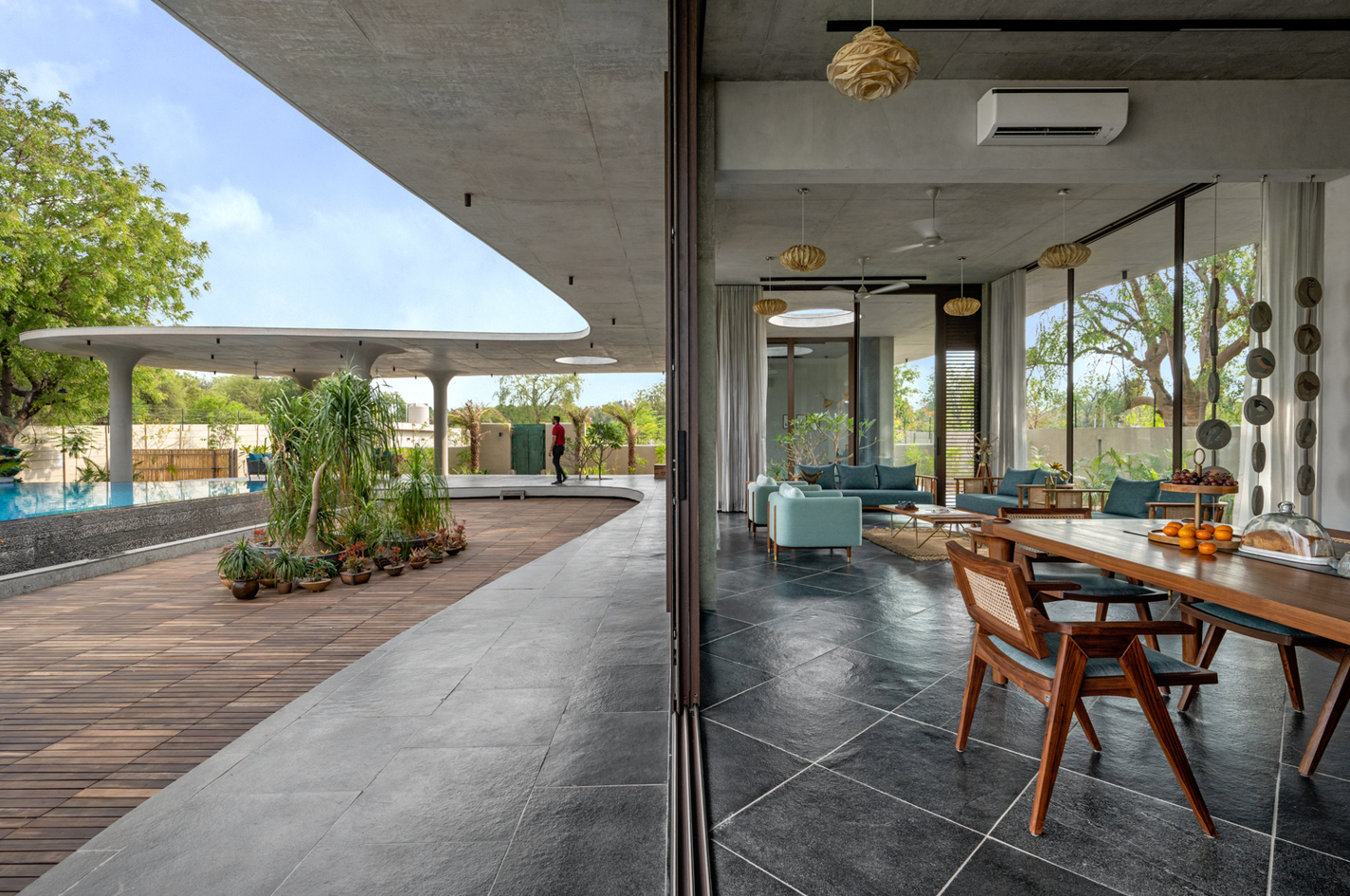 This Weekend House Reimagines the Notion of Veranda Design for a Home ...