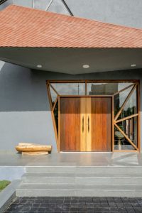 This 5000 Sqft Home Ensures That Each Living Space is Illuminated ...