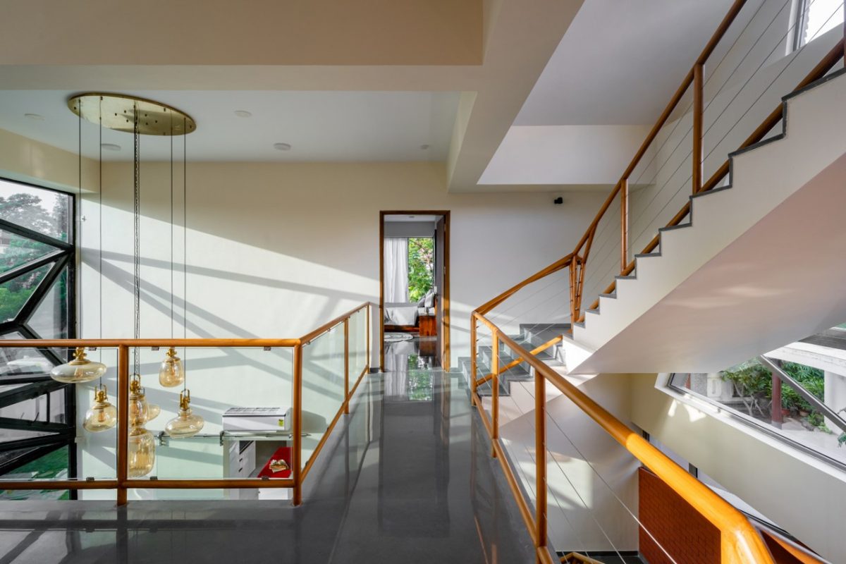 This 5000 Sqft Home Ensures That Each Living Space is Illuminated ...